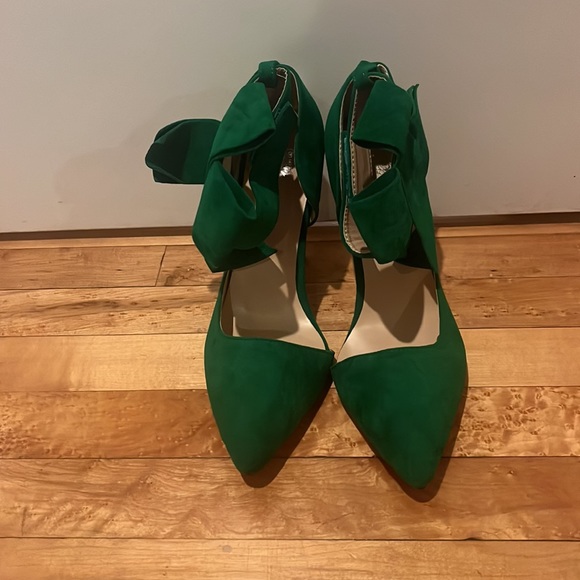 MMJULY | Shoes | Green Felt Bow Heels | Poshmark